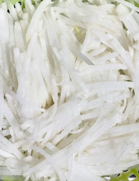 炒白萝卜丝能放酱油吗_白萝卜丝要不要加酱油-第1张图片-山城妙识 炒白萝卜丝能放酱油吗_白萝卜丝要不要加酱油-第1张图片-山城妙识