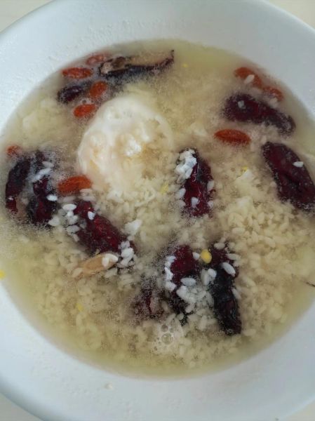 米酒荷包蛋的做法_米酒荷包蛋的功效-第2张图片-山城妙识