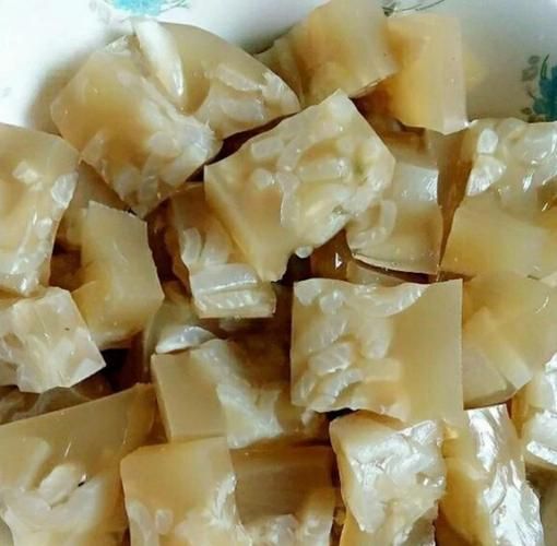 熬皮冻要熬多久才凝固_猪皮冻熬多长时间能凝好-第1张图片-山城妙识