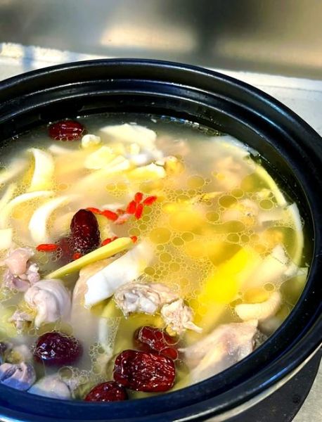 椰子煲鸡的做法大全_椰子鸡用什么椰子最好-第2张图片-山城妙识 椰子煲鸡的做法大全_椰子鸡用什么椰子最好-第2张图片-山城妙识