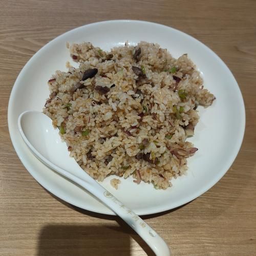 扬州牛肉炒饭怎么做_正宗扬州牛肉炒饭配方-第2张图片-山城妙识