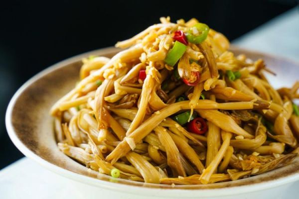 凉拌黄花菜怎么做好吃_凉拌黄花菜的做法大全-第2张图片-山城妙识