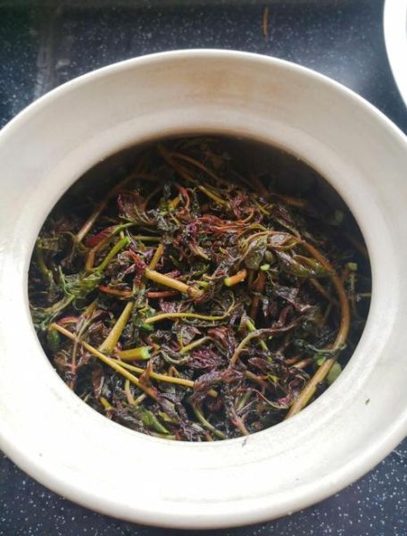 香椿芽怎么腌制_香椿芽腌制窍门-第1张图片-山城妙识