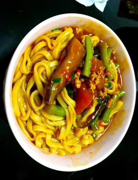 豆角茄子焖面怎么做_豆角茄子焖面用哪种面条-第2张图片-山城妙识