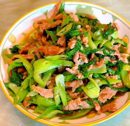 青菜炒肉丝怎么做_青菜炒肉丝热量高吗-第1张图片-山城妙识