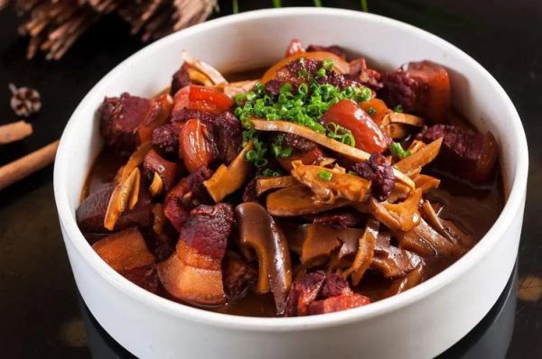 红烧肉炖笋干怎么做_笋干要不要提前泡-第1张图片-山城妙识 红烧肉炖笋干怎么做_笋干要不要提前泡-第1张图片-山城妙识