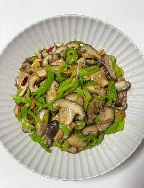 香菇炒土豆怎么做_香菇炒土豆用焯水吗-第2张图片-山城妙识