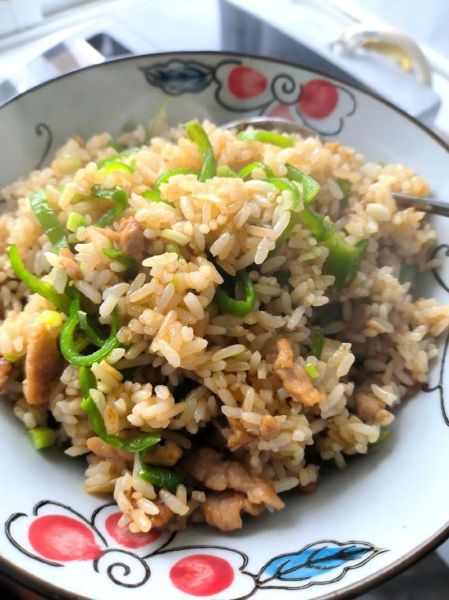 香辣肉丝炒饭怎么做_香辣肉丝炒饭家常做法-第2张图片-山城妙识 香辣肉丝炒饭怎么做_香辣肉丝炒饭家常做法-第2张图片-山城妙识