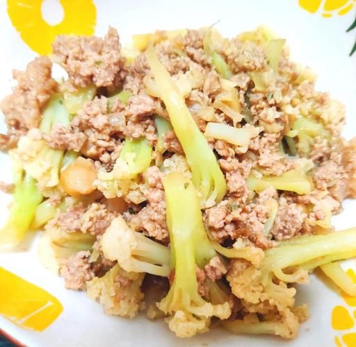 花菜炖肉怎么做_花菜炖肉要焯水吗-第1张图片-山城妙识