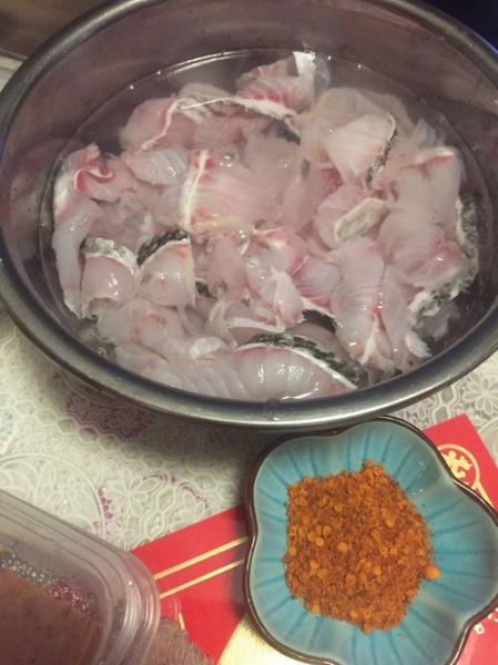 鱼怎么切成鱼片_鱼片怎么切才薄而不碎-第2张图片-山城妙识