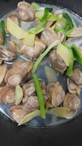 水煮黄蚬子怎么做好吃_水煮黄蚬子需要焯水吗-第2张图片-山城妙识