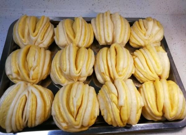 南瓜双色花卷怎么做_南瓜双色花卷配方比例-第3张图片-山城妙识