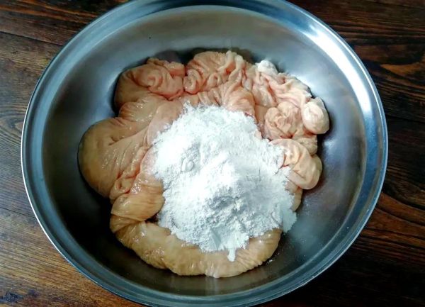 猪大肠怎么洗才不臭_猪大肠清洗去味方法-第3张图片-山城妙识