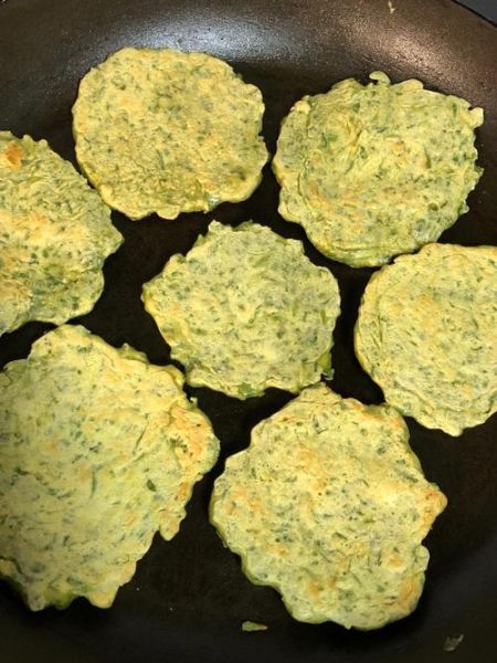 茼蒿鸡蛋饺子馅怎么做_茼蒿鸡蛋饺子馅怎么调才香-第2张图片-山城妙识 茼蒿鸡蛋饺子馅怎么做_茼蒿鸡蛋饺子馅怎么调才香-第2张图片-山城妙识