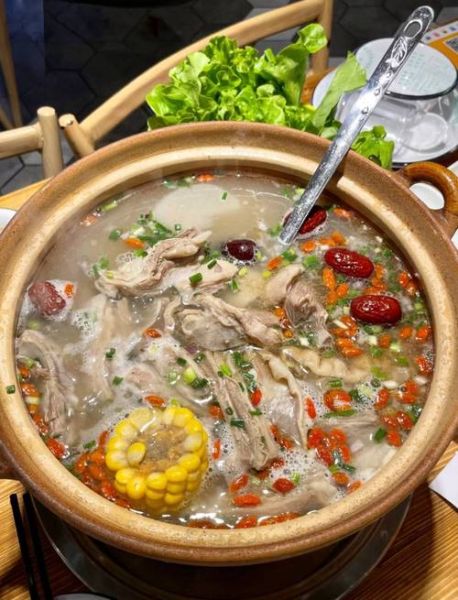 新鲜羊肉火锅怎么做好吃_羊肉火锅不膻的秘诀-第1张图片-山城妙识