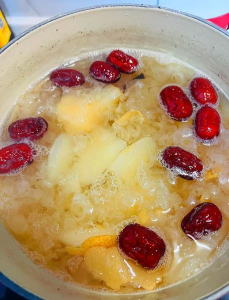 银耳汤的做法_银耳泡多久-第1张图片-山城妙识