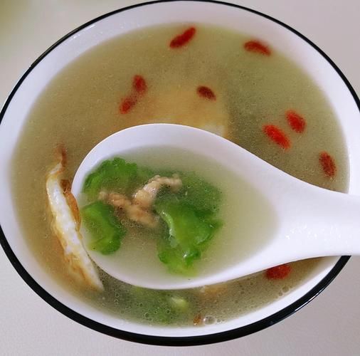苦瓜汤怎么做_苦瓜汤去苦味的技巧-第1张图片-山城妙识 苦瓜汤怎么做_苦瓜汤去苦味的技巧-第1张图片-山城妙识