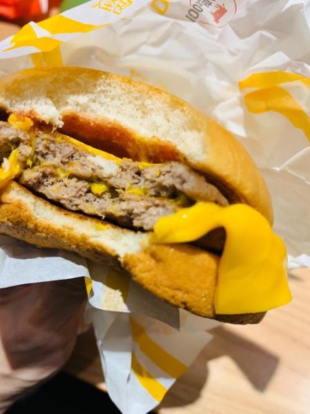 双层吉士汉堡为什么这么便宜_双层吉士汉堡成本揭秘-第1张图片-山城妙识