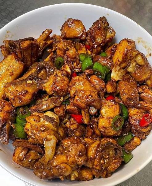 青椒炒鸡的做法四川_家常川菜怎么做才够味-第1张图片-山城妙识 青椒炒鸡的做法四川_家常川菜怎么做才够味-第1张图片-山城妙识