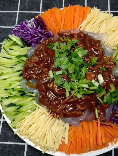 肉丝拉皮怎么做_肉丝拉皮热量高吗-第3张图片-山城妙识 肉丝拉皮怎么做_肉丝拉皮热量高吗-第3张图片-山城妙识