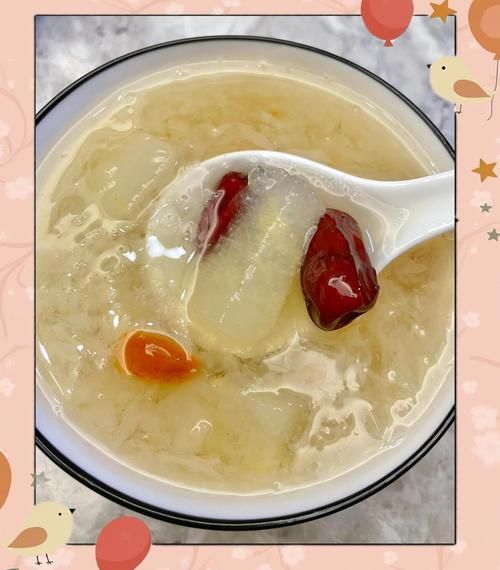 银耳雪梨汤的功效与禁忌_适合什么人喝-第1张图片-山城妙识 银耳雪梨汤的功效与禁忌_适合什么人喝-第1张图片-山城妙识