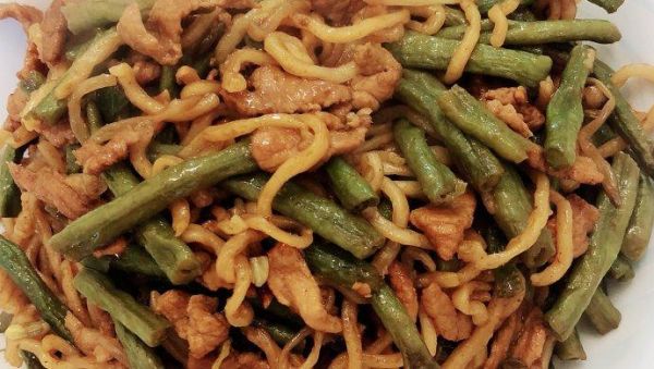 豆角蒸面条怎么做_蒸面条豆角要不要先焯水-第1张图片-山城妙识