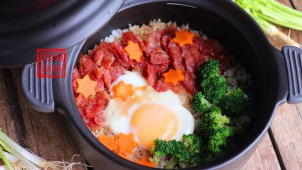 腊肠饭煲仔饭怎么做_腊肠饭煲仔饭用什么米-第3张图片-山城妙识