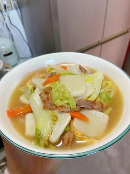 青菜肉丝年糕汤怎么做_家常年糕汤做法-第2张图片-山城妙识 青菜肉丝年糕汤怎么做_家常年糕汤做法-第2张图片-山城妙识