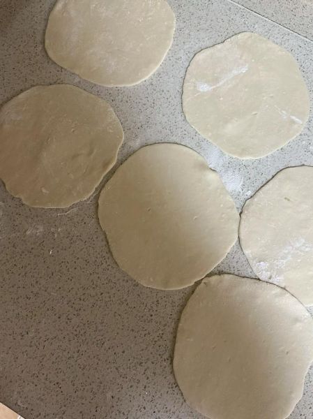 韭菜盒怎么和面_韭菜盒怎么做好吃-第2张图片-山城妙识 韭菜盒怎么和面_韭菜盒怎么做好吃-第2张图片-山城妙识