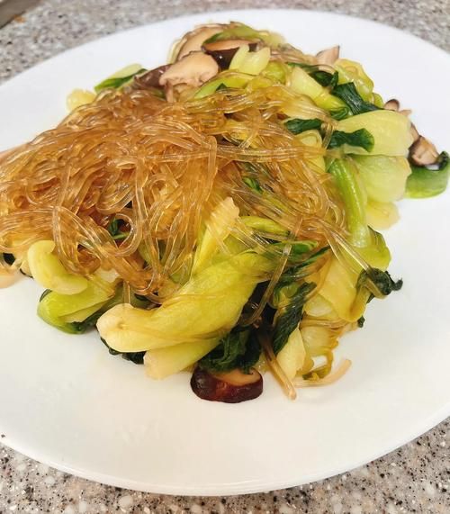 香菇粉条怎么做好吃_香菇粉条的家常做法-第1张图片-山城妙识