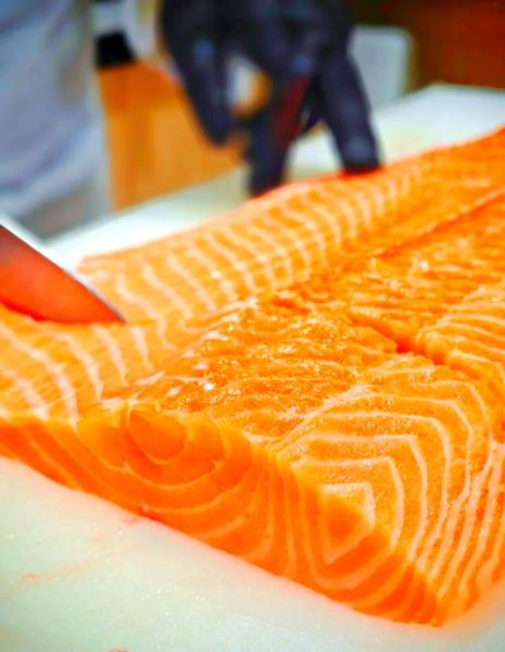 冰冻三文鱼怎么解冻_冰冻三文鱼最简单的家常做法-第1张图片-山城妙识