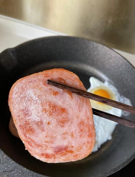 香煎午餐肉怎么做才好吃_香煎午餐肉热量高吗-第3张图片-山城妙识