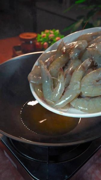 油靠大虾怎么做_油靠大虾和油焖大虾区别-第3张图片-山城妙识 油靠大虾怎么做_油靠大虾和油焖大虾区别-第3张图片-山城妙识