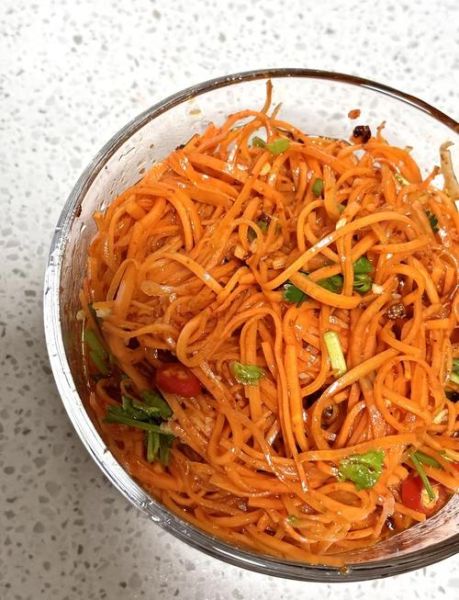 凉拌胡萝卜怎么做_凉拌胡萝卜要不要焯水-第3张图片-山城妙识