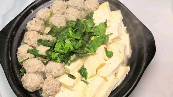 白菜豆腐丸子汤怎么做_白菜豆腐丸子汤热量高吗-第3张图片-山城妙识
