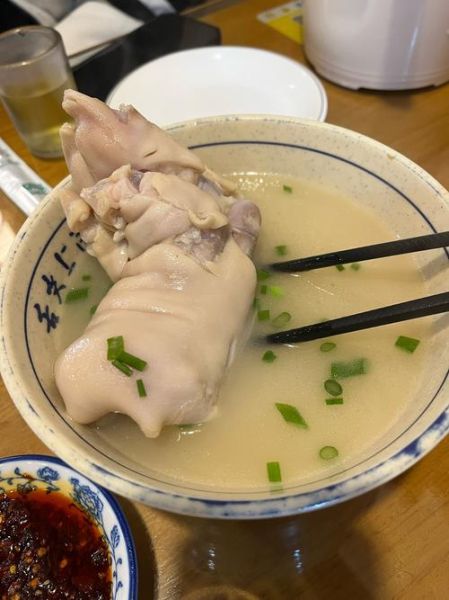 在家如何炖老妈蹄花_老妈蹄花怎么做才软糯-第1张图片-山城妙识