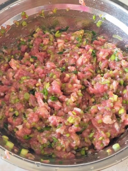 芹菜猪肉饺子馅怎么调_芹菜猪肉饺子馅要不要焯水-第3张图片-山城妙识