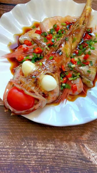 红烧红鲷鱼怎么做_红烧红鲷鱼的家常做法-第1张图片-山城妙识