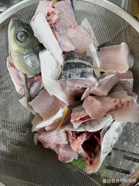 白乌鱼汤的功效与作用_白乌鱼汤适合什么人喝-第1张图片-山城妙识