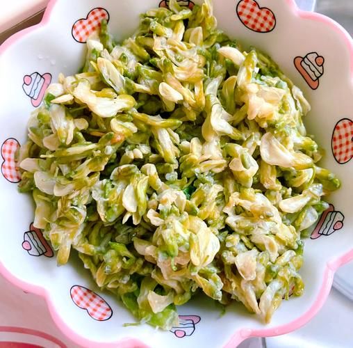 蒸槐花蒸菜怎么做_蒸槐花蒸菜的家常做法-第2张图片-山城妙识