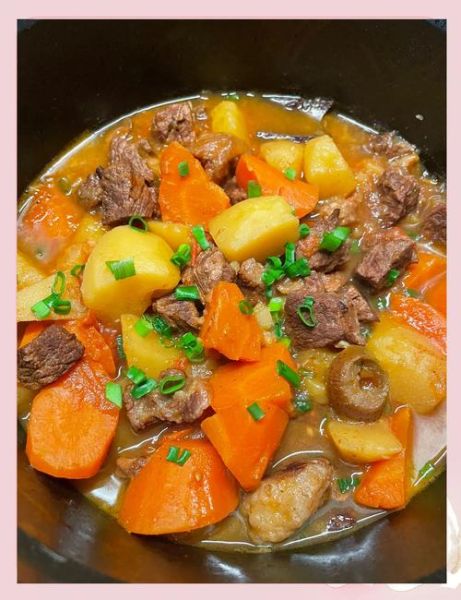 红烧牛肉配什么菜最好吃_红烧牛肉最佳搭配有哪些-第1张图片-山城妙识 红烧牛肉配什么菜最好吃_红烧牛肉最佳搭配有哪些-第1张图片-山城妙识