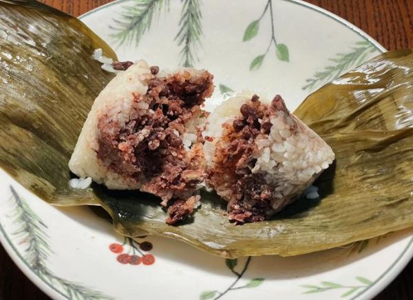 红豆沙粽子怎么做_红豆沙粽子热量高吗-第2张图片-山城妙识