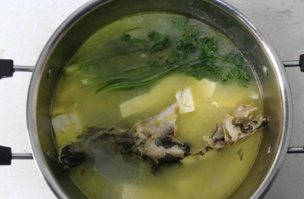 烧鱼汤怎么烧_鱼汤去腥增鲜技巧-第3张图片-山城妙识 烧鱼汤怎么烧_鱼汤去腥增鲜技巧-第3张图片-山城妙识