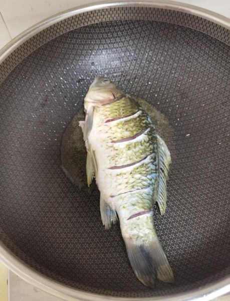 下奶鲫鱼汤炖多长时间_鲫鱼汤炖多久下奶-第1张图片-山城妙识