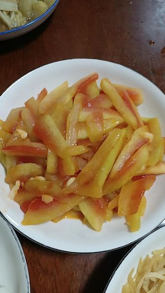 西瓜皮怎么炒好吃_西瓜皮炒什么最下饭-第1张图片-山城妙识 西瓜皮怎么炒好吃_西瓜皮炒什么最下饭-第1张图片-山城妙识