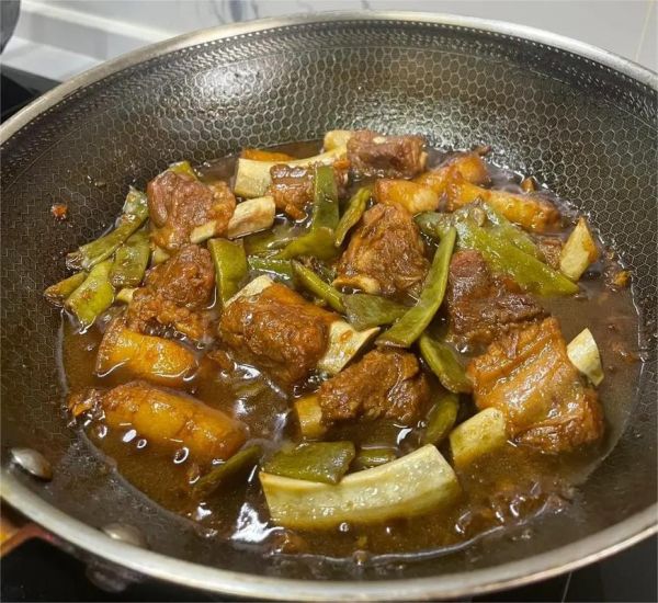 排骨炖豆角怎么做好吃_排骨炖豆角的家常做法窍门-第1张图片-山城妙识
