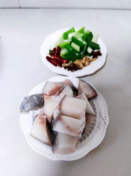炖鳕鱼怎么做_炖鳕鱼需要焯水吗-第3张图片-山城妙识 炖鳕鱼怎么做_炖鳕鱼需要焯水吗-第3张图片-山城妙识