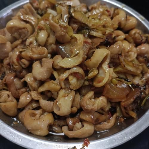 猪大肠炒什么配菜好吃_猪大肠炒什么菜最香-第1张图片-山城妙识