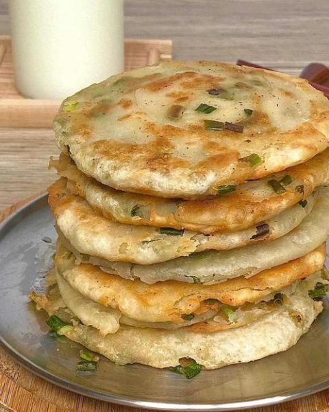 葱油饼怎么做才酥酥脆脆_为什么总是发硬-第3张图片-山城妙识