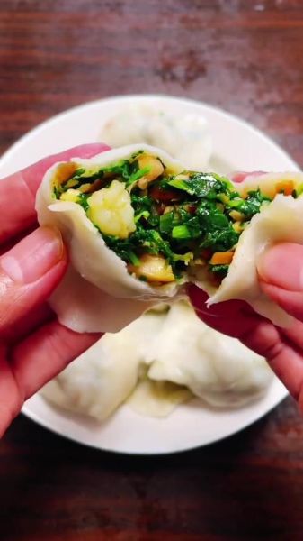 香菇青菜饺子怎么做_香菇青菜饺子馅怎么调才好吃-第1张图片-山城妙识